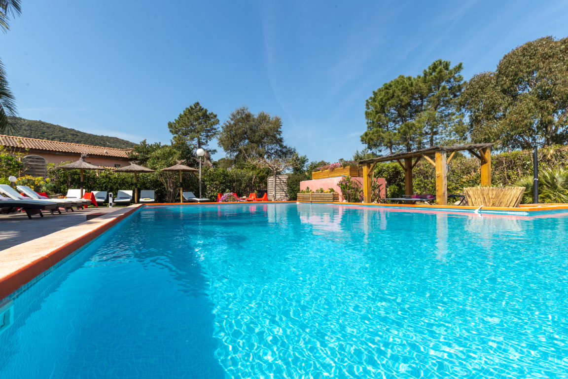 Rent villa Corsica 16 people | Villa Yucca | Pinarello